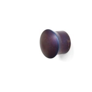 Solid Hooks door Max Lipsey